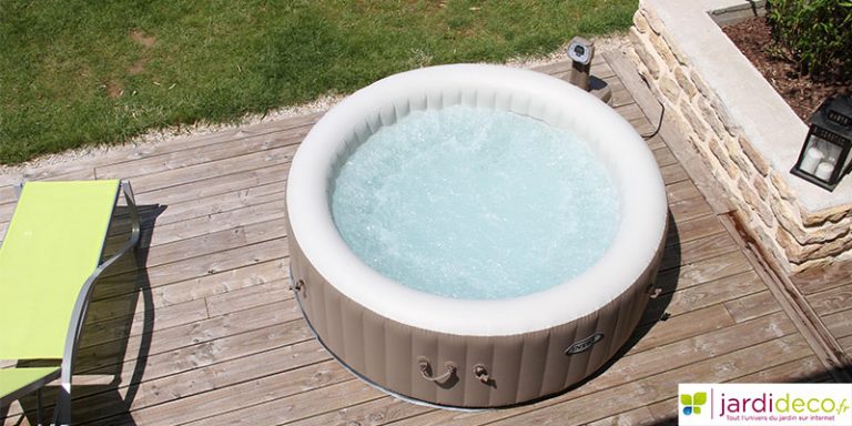 5 accessoires indispensables pour jacuzzi gonflable Intex